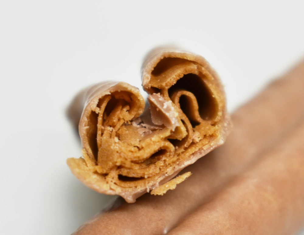 ブルボン「贅沢ルマンド」庶民でも買える上品なクレープクッキーがうますぎる理由、通常版との違いについても解説 | ブルボニア